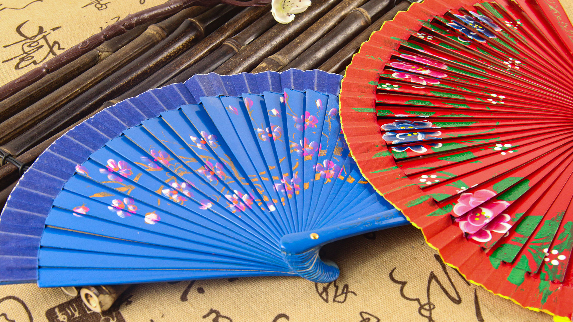 Shop Spanish Hand Fans & Painted Fan - Hand Fan Manufacturer